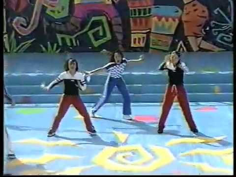 Fey - "Muevelo" y "Azucar Amargo" en La Calle Ocho - YouTube