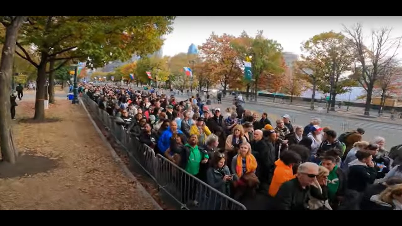 Kamala Harris Concert w OPRAH as Special Guest. Lines Go on For Miles ...