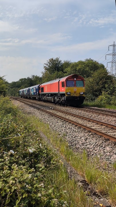 Class 66 2 Tone #trainspotting #train #trainvideo #railway #rail #railways #class66 #tones #drax ...