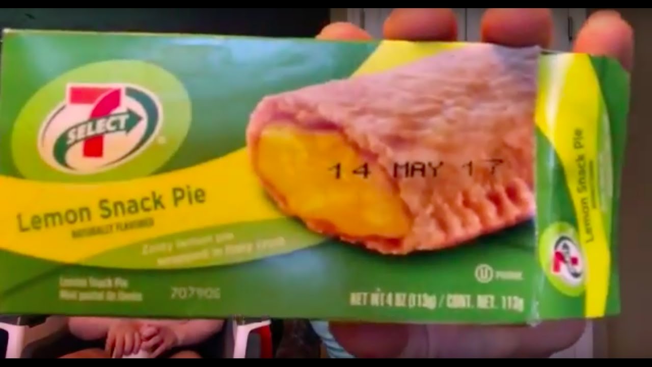 Fun Sized Review: 7-Eleven's Lemon Snack Pie - YouTube