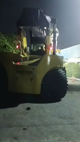 Reach Stacker Hyster RS 45-31CH - YouTube