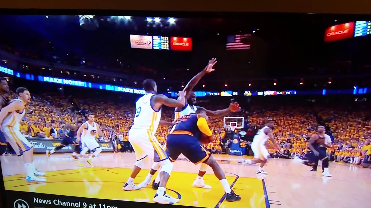 LeBron James 4 steps...2015 NBA finals, game 2 - YouTube