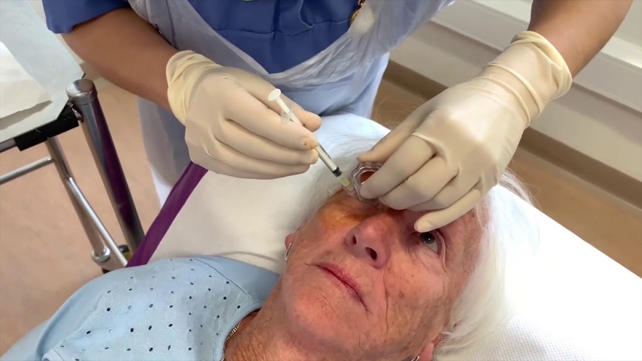 Inyección intravítrea usando dispositivo PRECIVIA® - YouTube