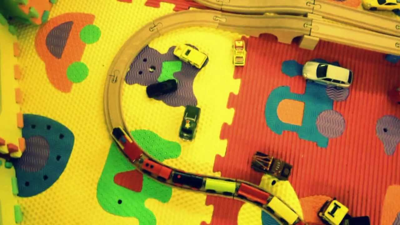 trenino ikea thomas - YouTube