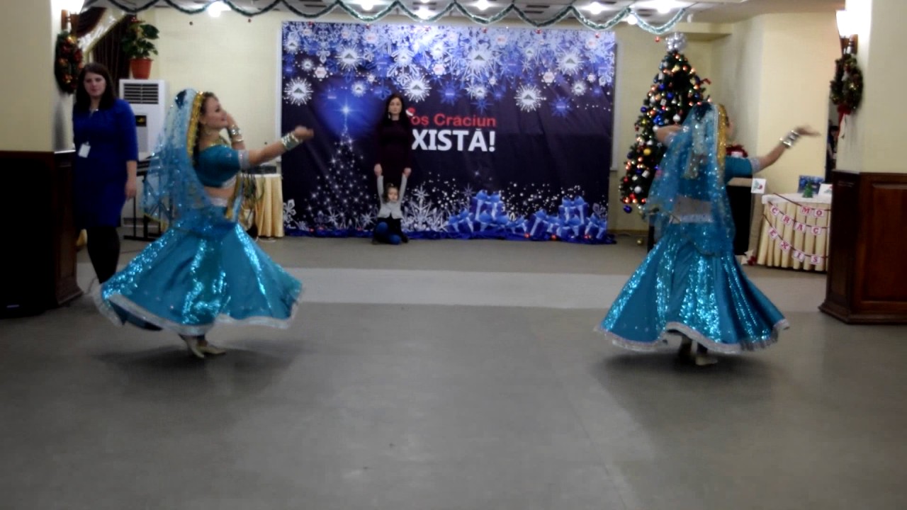 Surorile Timofte Cristina si Elena, Bollywood Show - YouTube