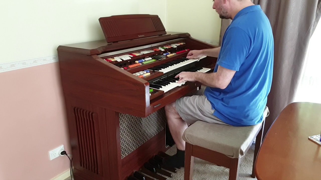 Eleanor Rigby (Technics U90 organ cover) - YouTube