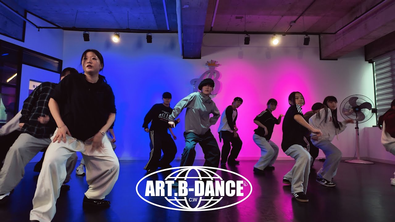 Zimin Locking popup Class - Michael Jackson / Unbreakable - YouTube