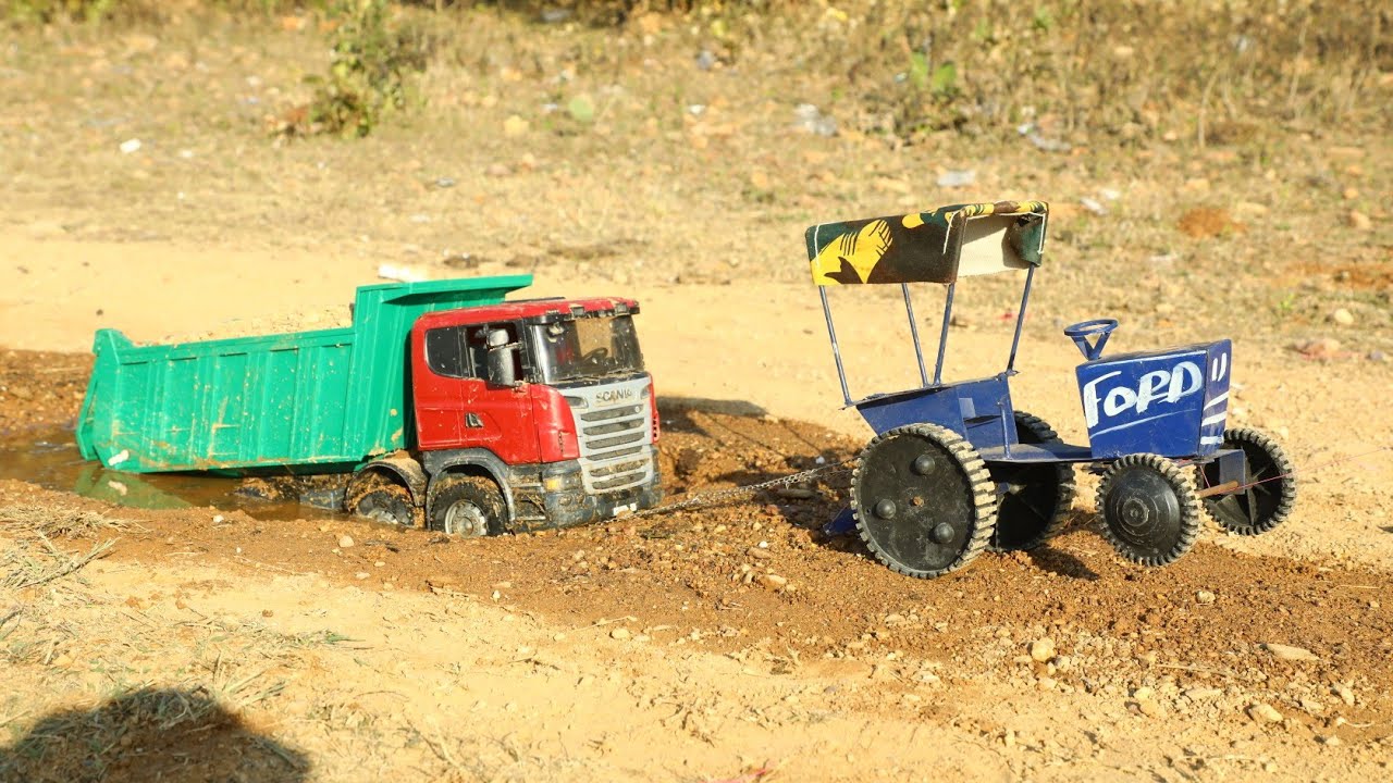 Tipper Truck Stuck in Pit Pulling Out Ford Tractor And Swaraj Tractor ...