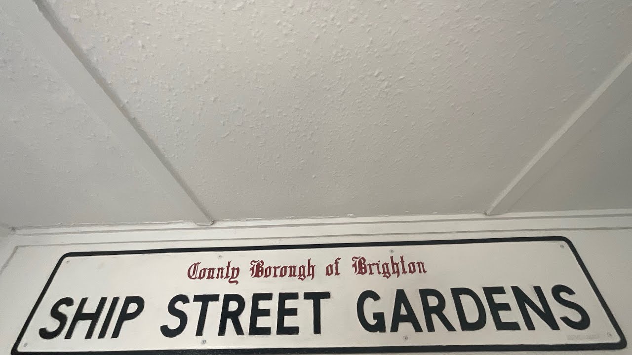 #Street Sign RePaint - Ally Street Sign - Brighton U.K… - YouTube