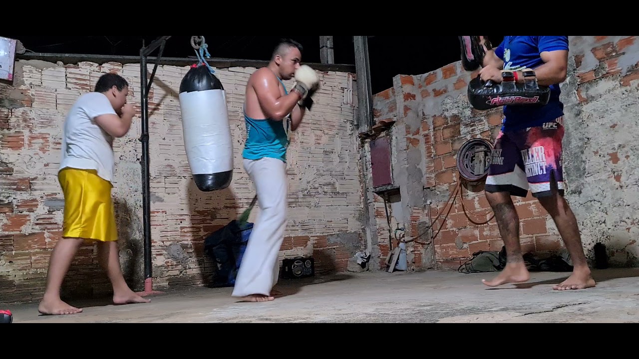 treinando martelo da #capoeira - YouTube