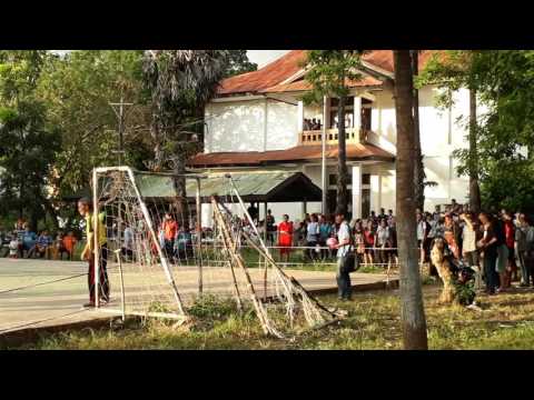 Dosen Vs Mahasiswa