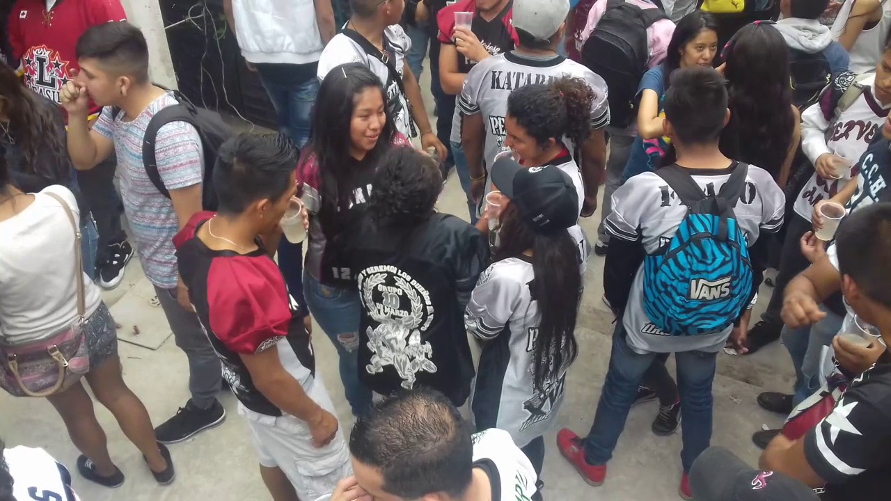 Cetis 32 COMANDOS ANIVER DE LA PREPA 118 - YouTube