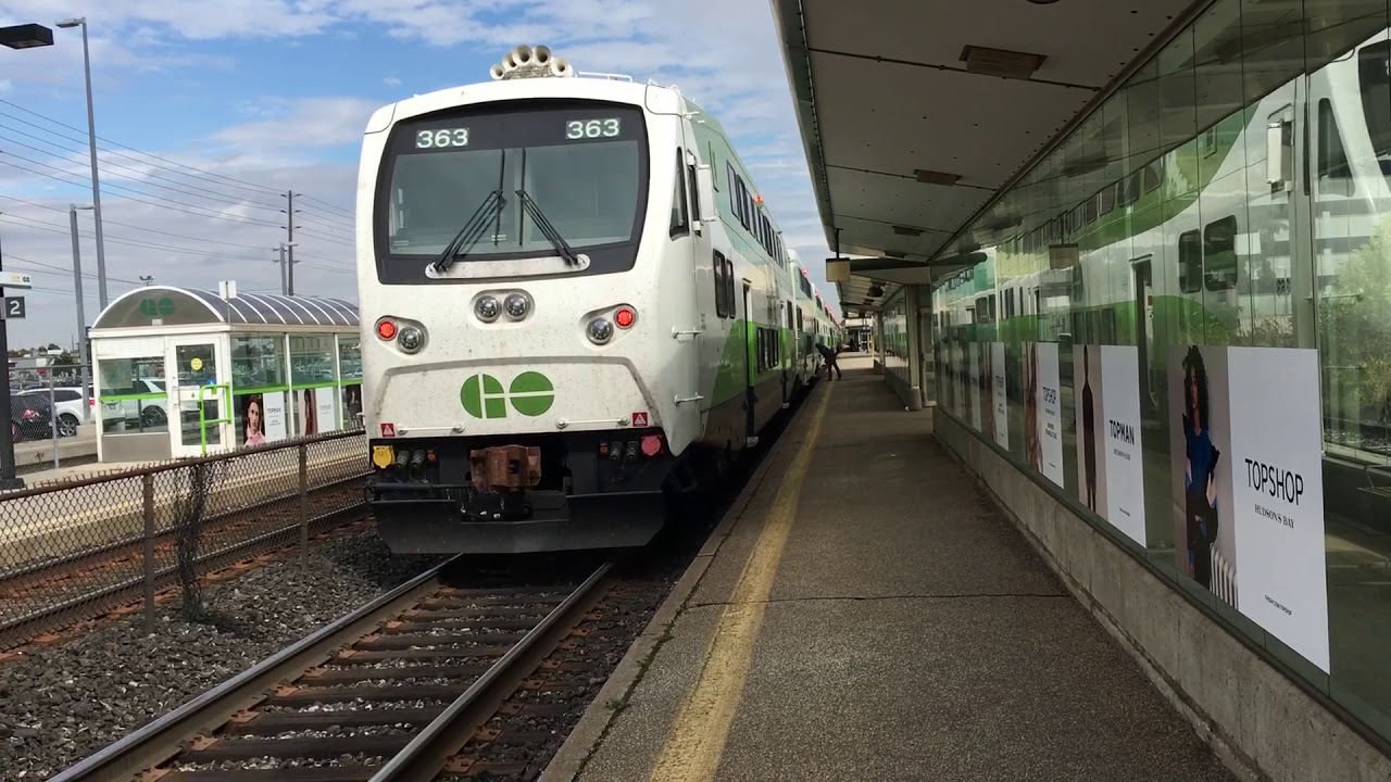 Go train 619 at Oakville go station October 6 2017 - YouTube
