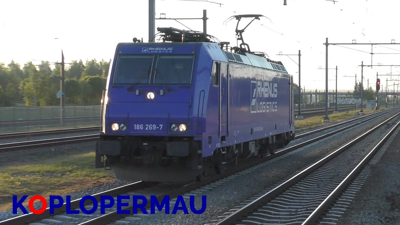 Rhenus BR186 als losse loc door Lage Zwaluwe! - YouTube