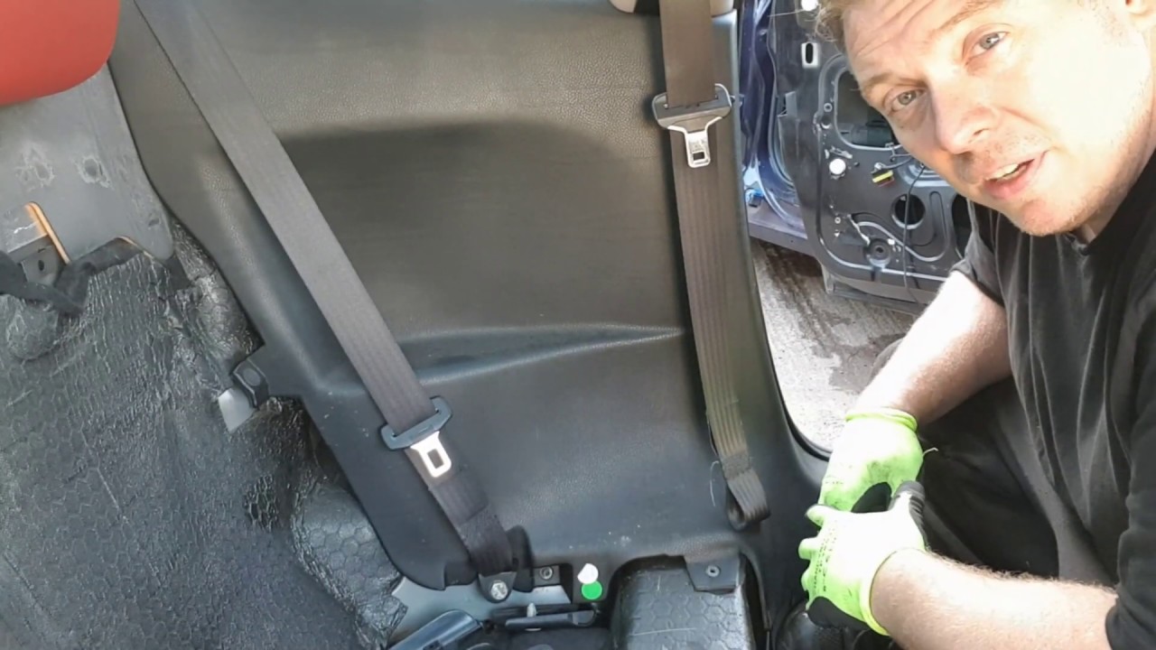 Alfa Romeo GTV Rear side panel Removal - YouTube