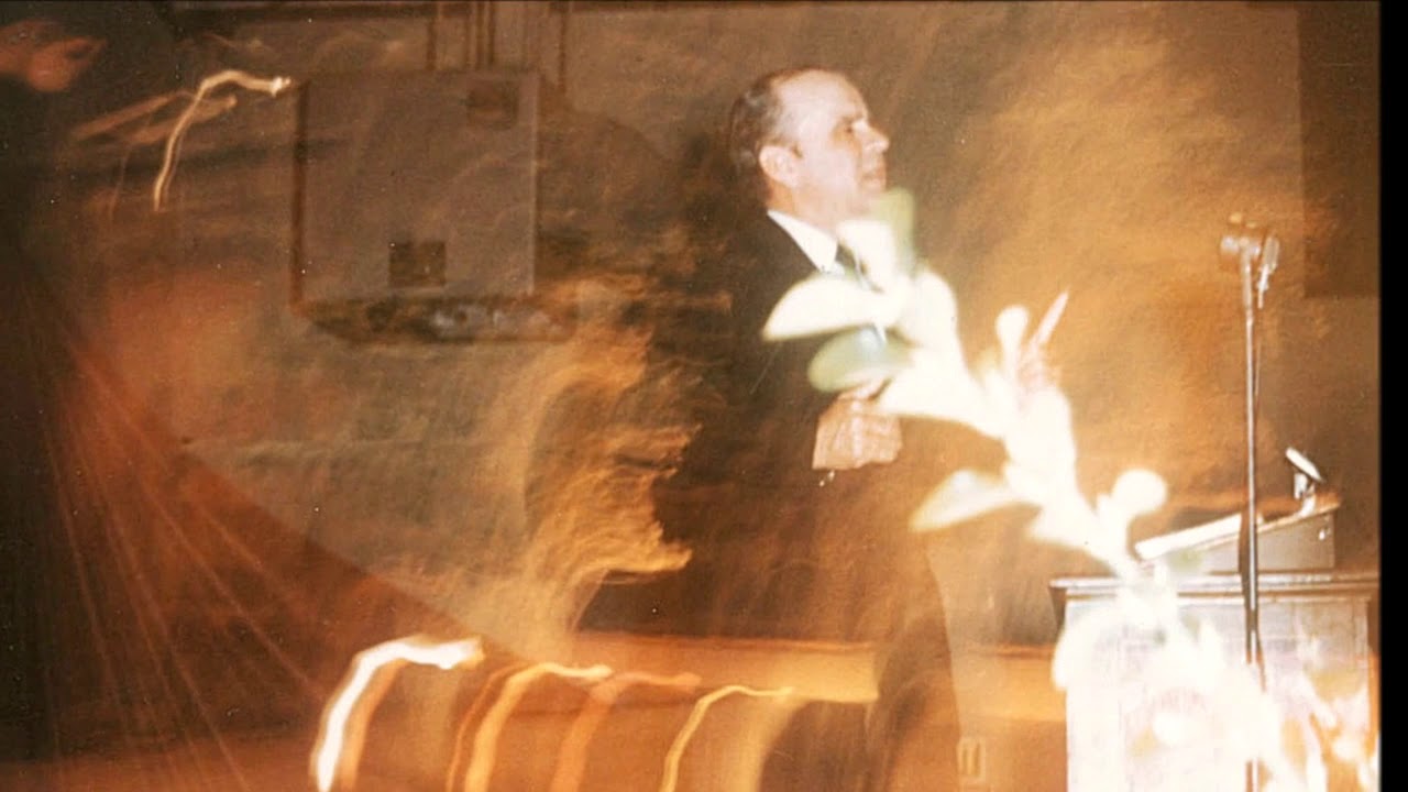 Brother William Branham supernatural Light - YouTube