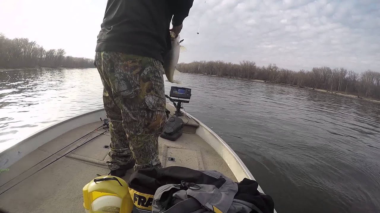 Awesome day on Mississippi River Pool 4 walleye fishing - YouTube