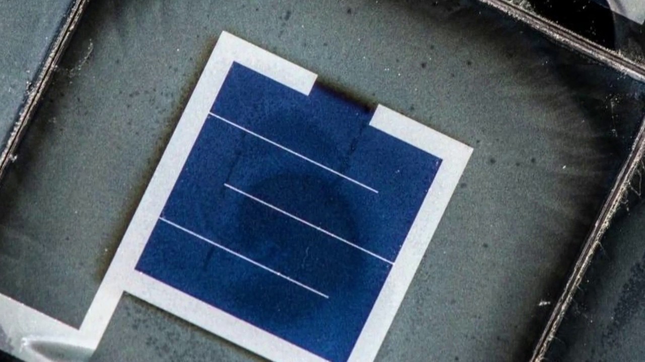 Layered solar cell technology boosts efficiency and affordability using ...