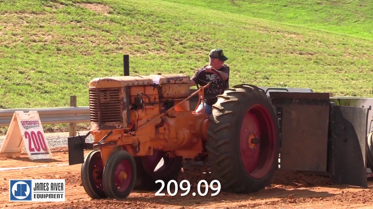 ANTIQUE TRACTORS pulling at Buchanan June 30 2018 - YouTube