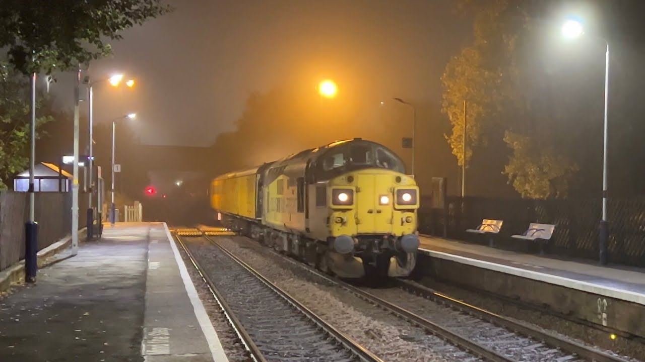 Colas Rail Freight | Class 37099 & 37254 | Driver has some fun at ...