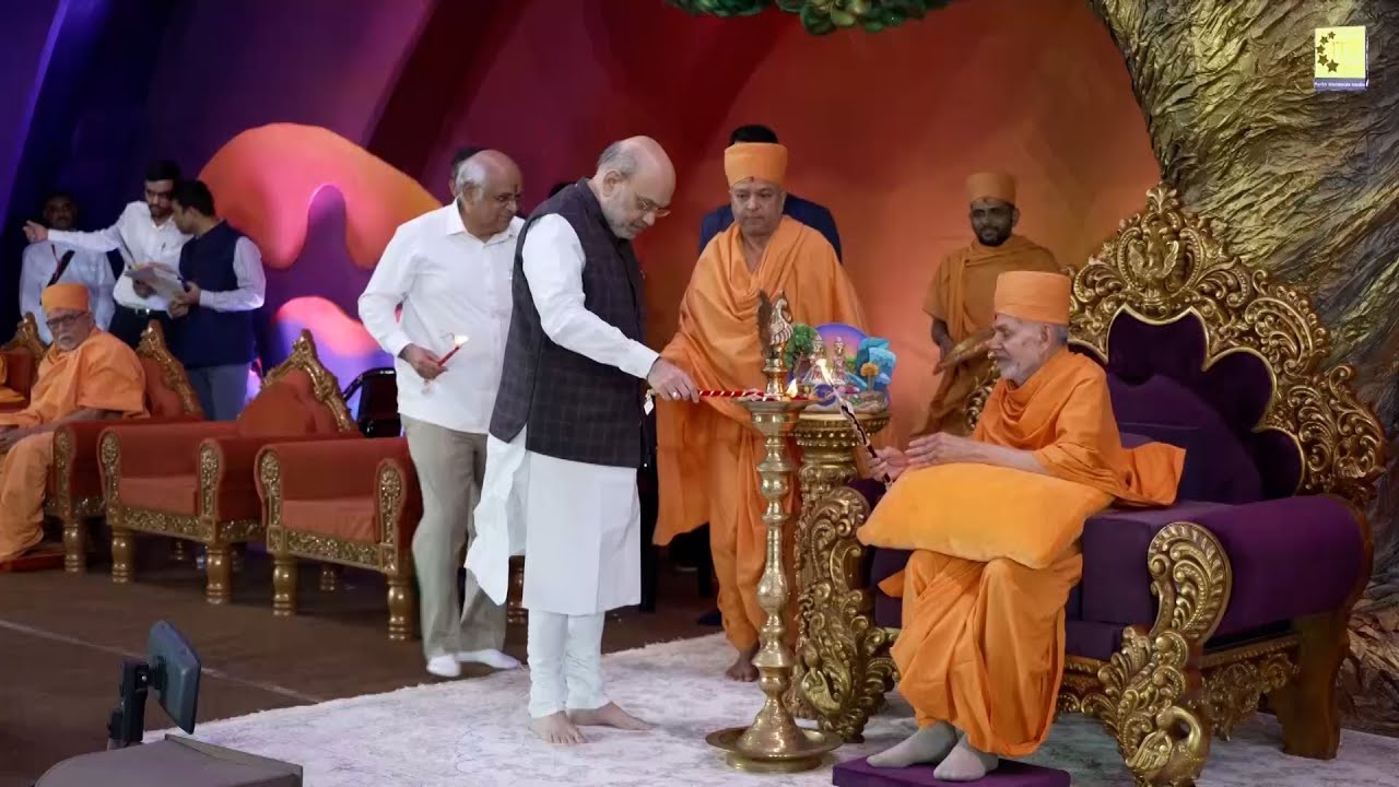 BAPS Karyakar Suvarna Mahotsav Honors 100,000 BAPS Volunteers for Five ...