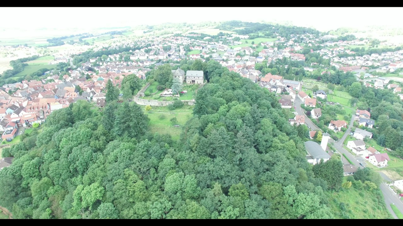Homberg (Ohm), Rundflug Schloss (UHD 4K) - YouTube