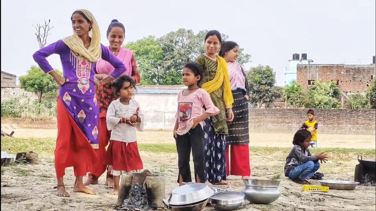 Morning Routine of Women in Summer || Indian women Life in Village ...