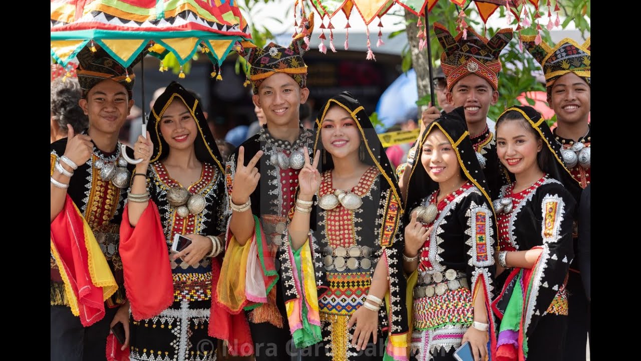 Kadazan-Dusun Attire - YouTube