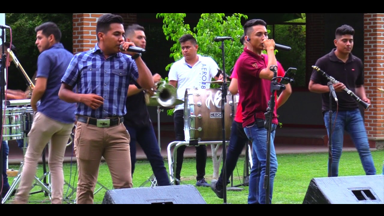 El costal Lleno de Piedras - Banda La Máxima Escuela - YouTube