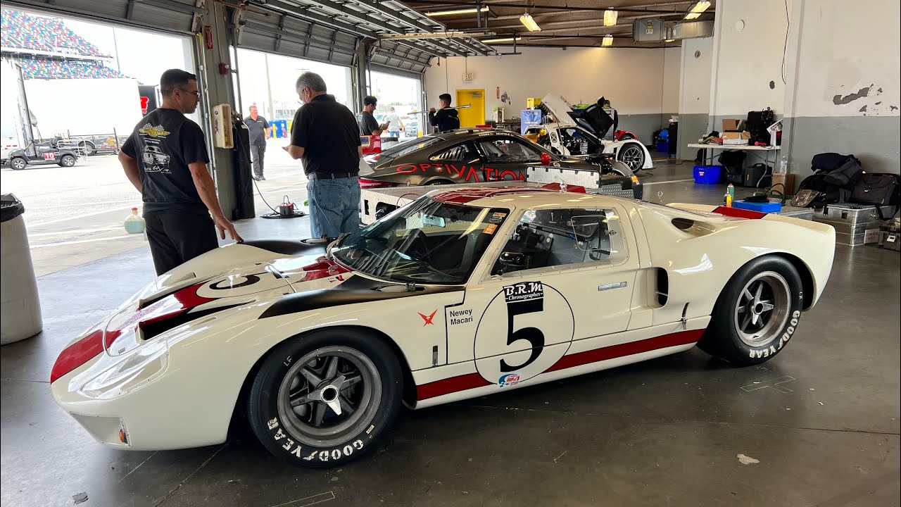 Carroll Shelby’s 1966 GT40 Ford & 1966 GT 350 Amazing Cars @ Daytona in ...