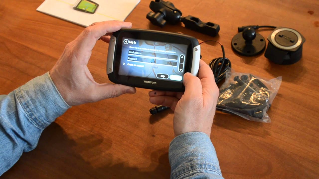 First power on TOMTOM Rider 400 - YouTube