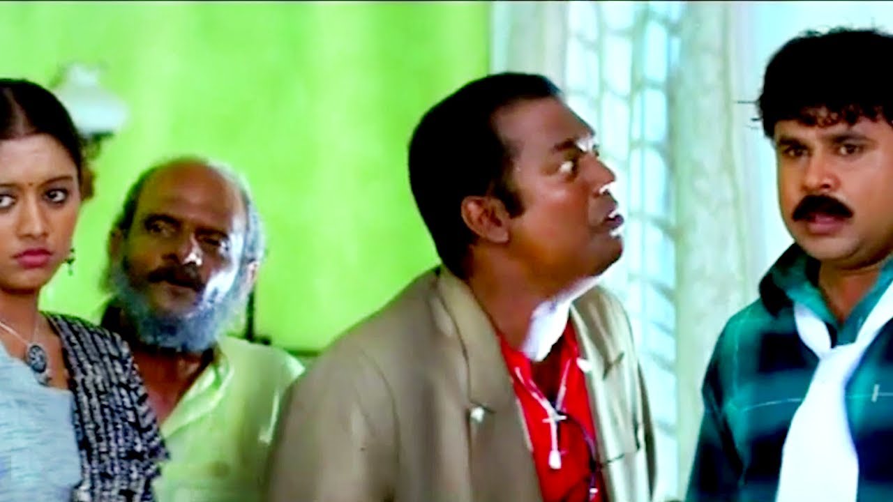 മോനോട് പറഞ്ഞില്ലേ ഇത് ഏട്ടന്റെ ലൈൻ ആണെന്ന്... മോന് വേറെ ഒപ്പിച്ചുതരാം ...