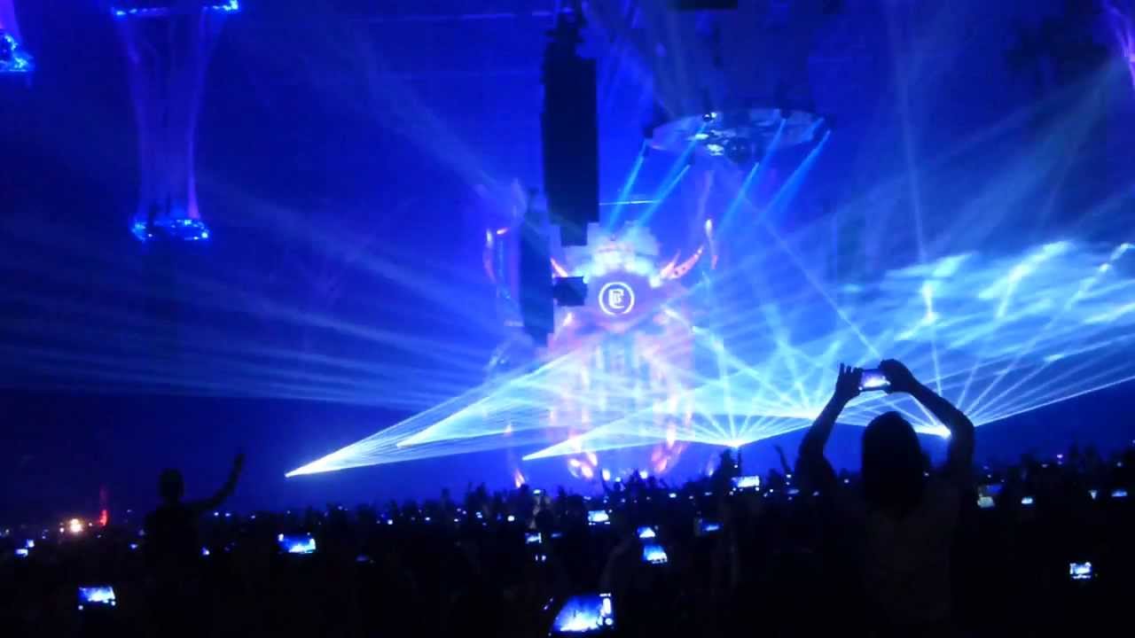 Qlimax 2013 - CODE BLACK (Intro) - YouTube