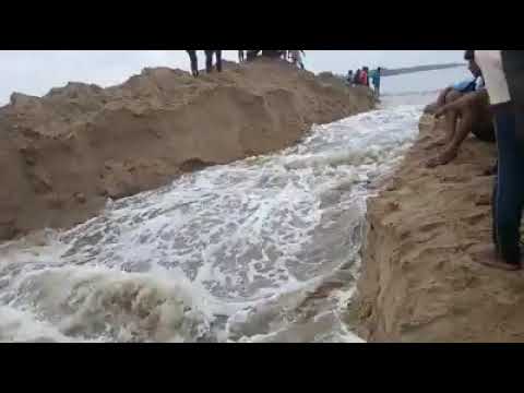 river mixing in sea ... caught on camera - YouTube