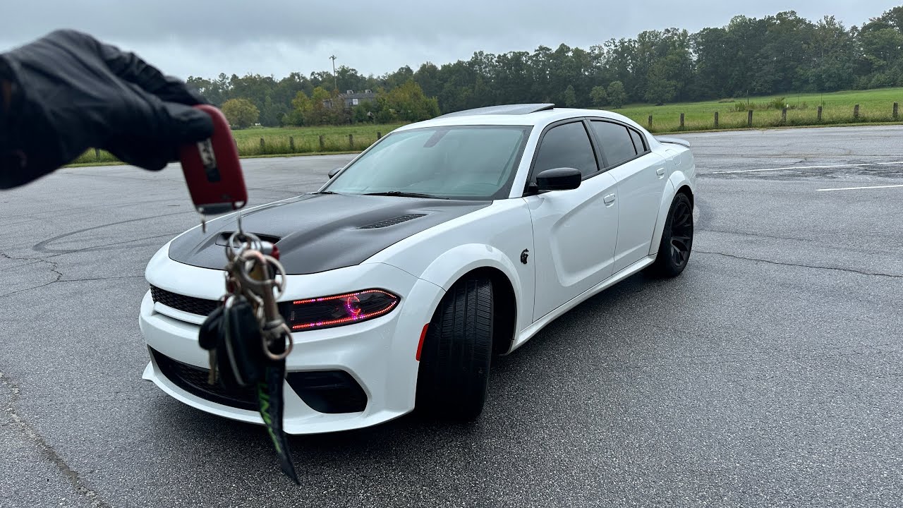 CITY VIEW IN A HELLCAT JAILBREAK🐈‍⬛ | POV DRIVE - YouTube