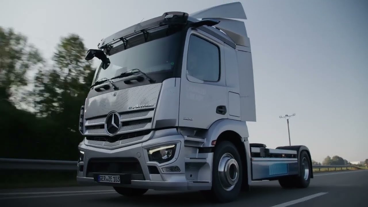 Mercedes-Benz eActros 300 tractor (without trailer) Driving Video - YouTube