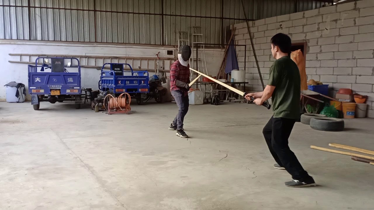 The usage method of two handle long sword for beginner初学者双手剑用法 - YouTube