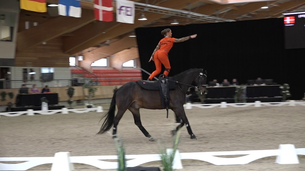 Emma Helene Kaps freestyle - YouTube