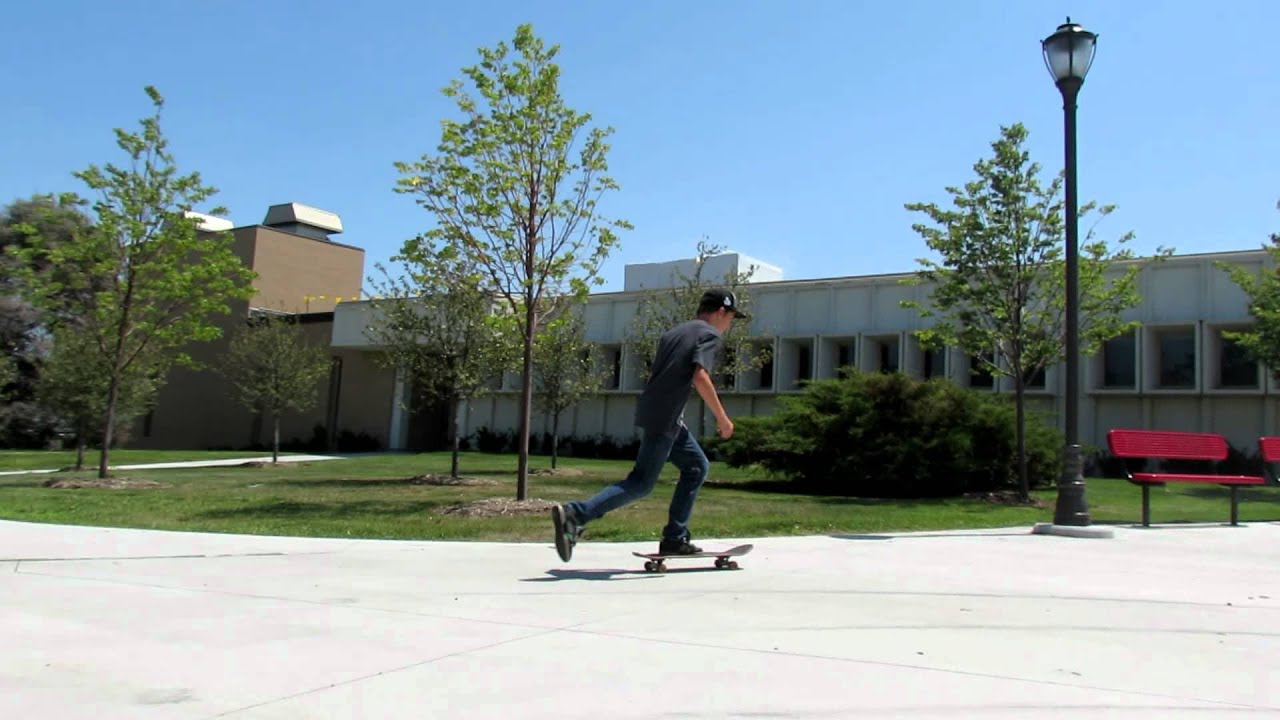 Hard skateboard slam - YouTube