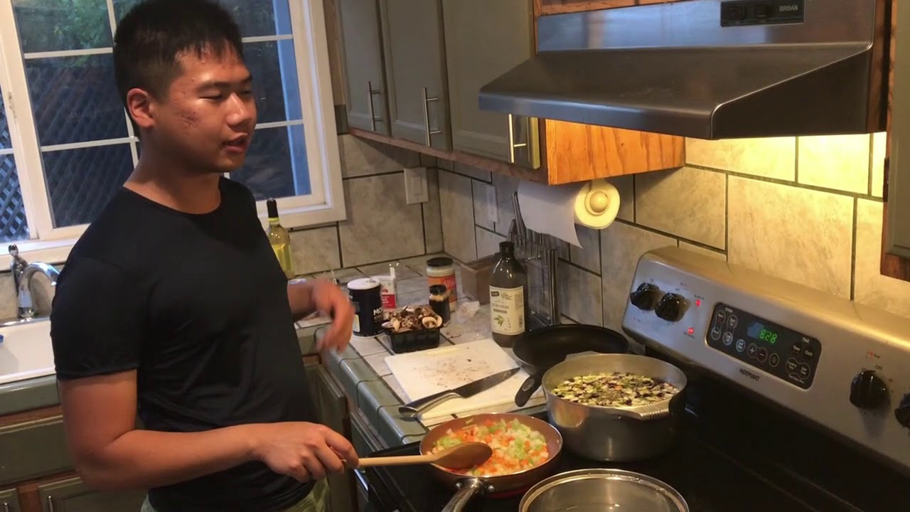 Cooking with Theodore Ep 1 - Creamy Funghi Pasta with Salmon and ...