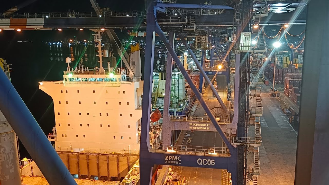 Quay Crane Operation: Daily Routine/ MCC Gigantes MAERSK Cargo ship For ...