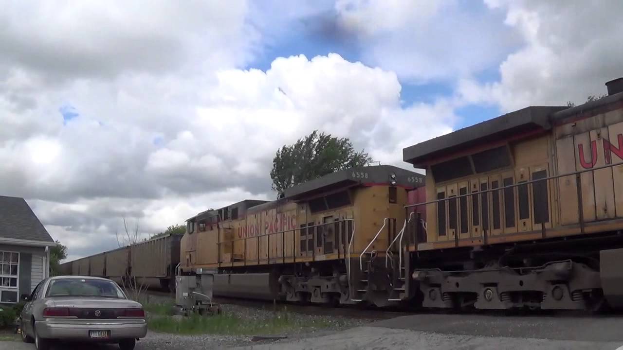 CSX with P5 Horn meets UP Coal Train in Willard, OH - YouTube