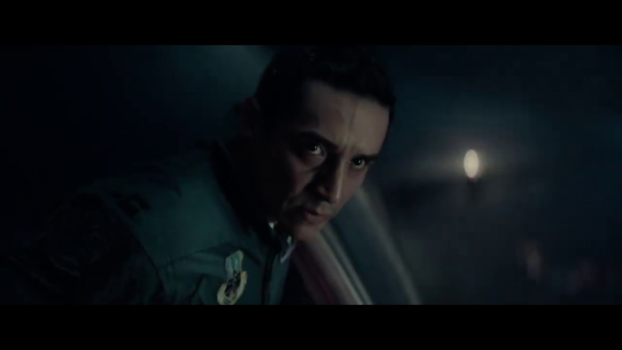 Terminator Dark Fate : Fight in Sky : Airplane Collision - YouTube