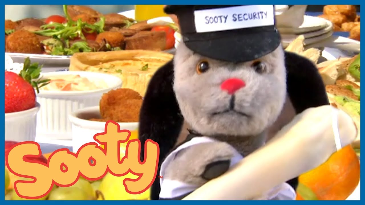 Sweep Loves His Food! | NEW EPISODES | The Sooty Show - YouTube
