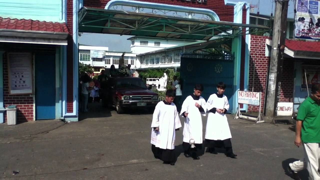 parade canossa - YouTube