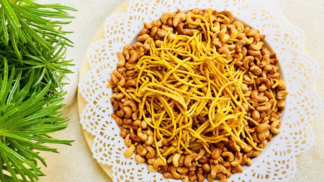 سميان افغانى | طرز تهيه سيميان عيد HOMEMADE BESAN KE SEV RECIPE EID ...