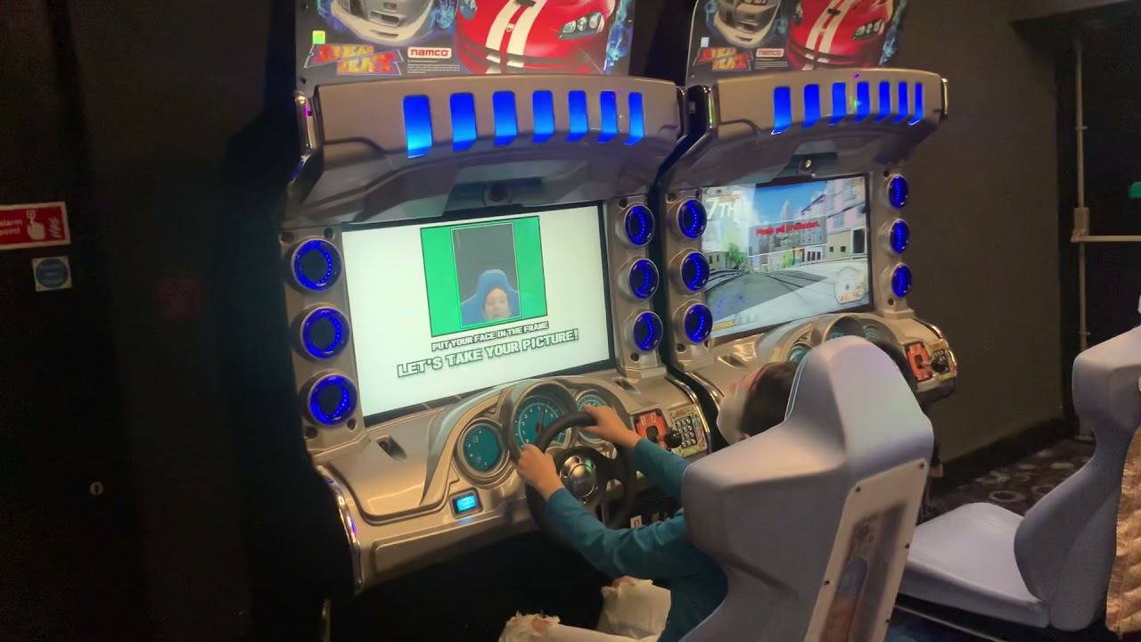 JESSICA DRIVING AND DRIFTING ARCADE FUN - YouTube