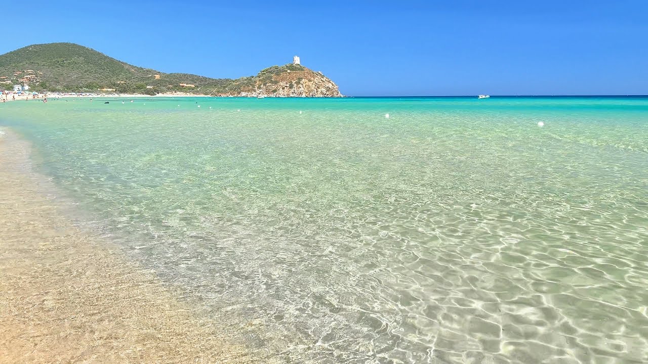 Chia: Spiaggia di Monte Cogoni sabbia fine e mare cristallino ...