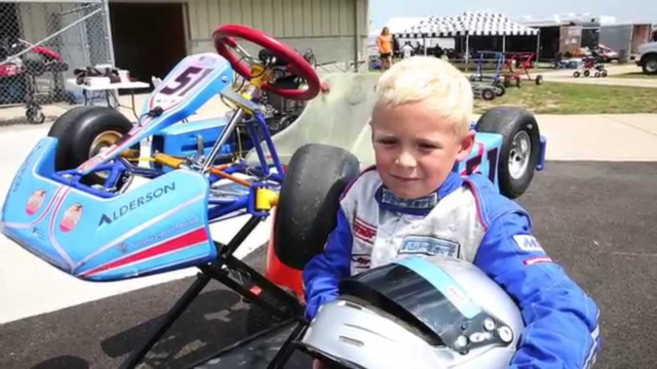 Elliot Cox races at New Castle Motor Sports Park, Indiana - YouTube