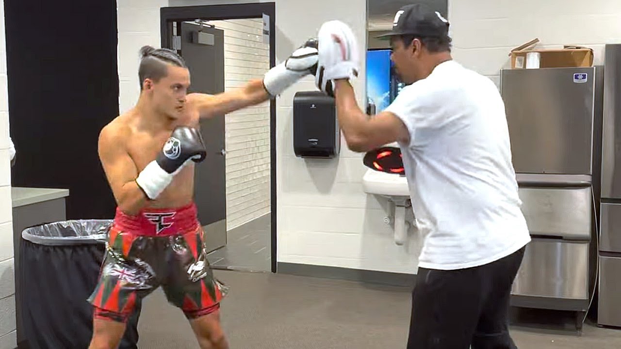 FAZE JARVIS WARMING UP RIGHT BEFORE HIS BIG BOUT WITH MICHAEL LE - YouTube